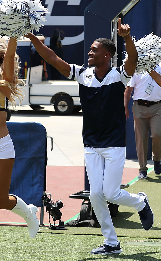 Get To Know The La Rams Male Cheerleaders E News